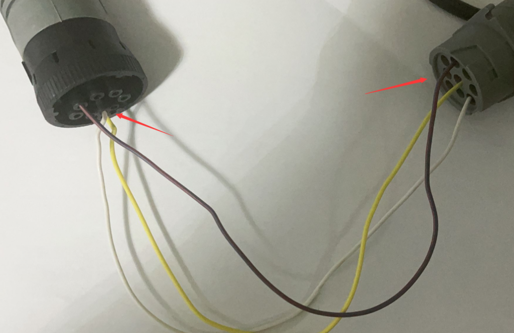 After device connected with Vehicle,the CAT ET 3 main unit light is off ...